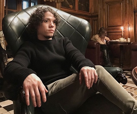 Певец OMUT стал миллионером и покатался на авто Брюса Уиллиса — Feme.ua